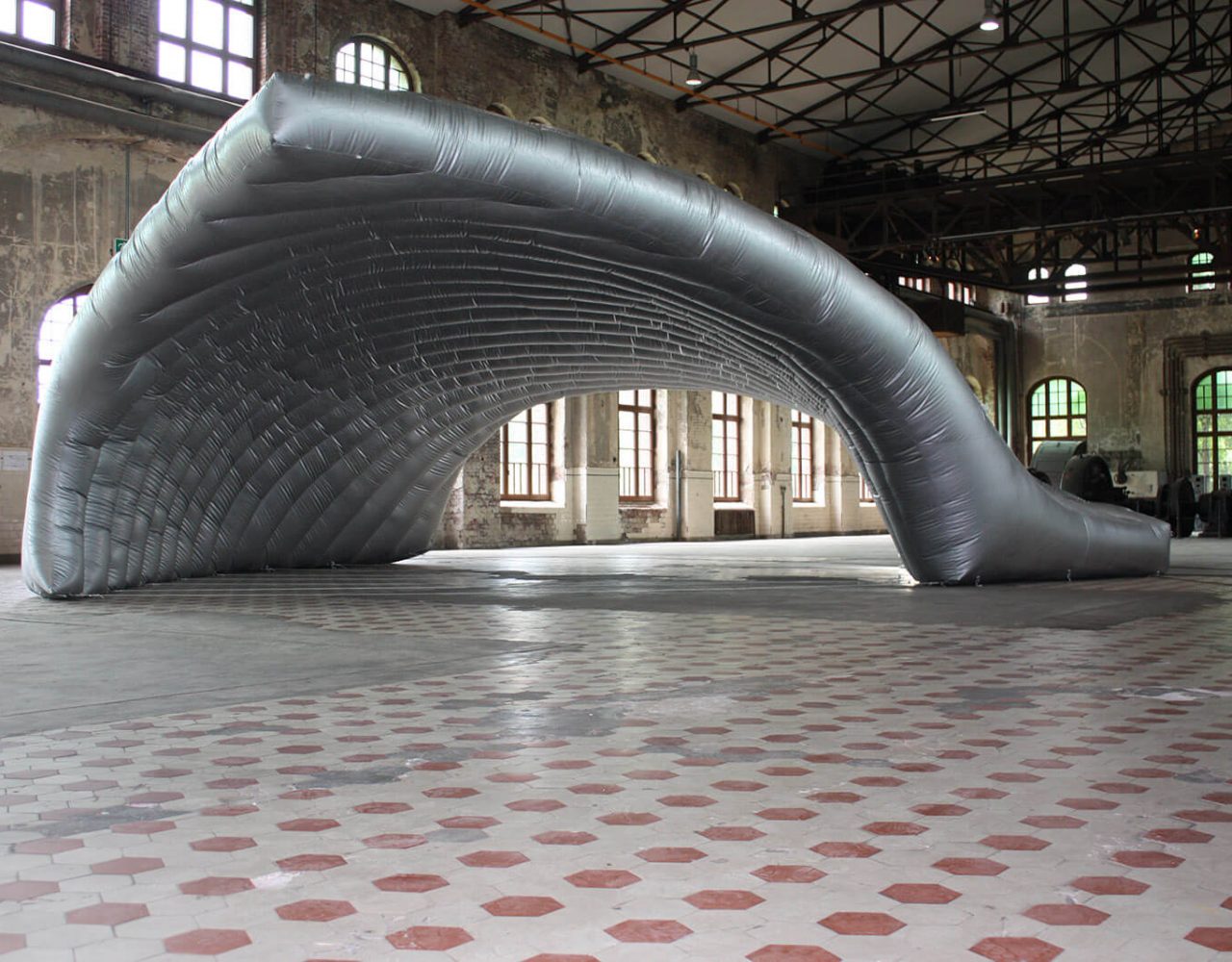 aufblasbare Zelte mit oder ohne Gebläse. Eventshelter mit individuellem ...