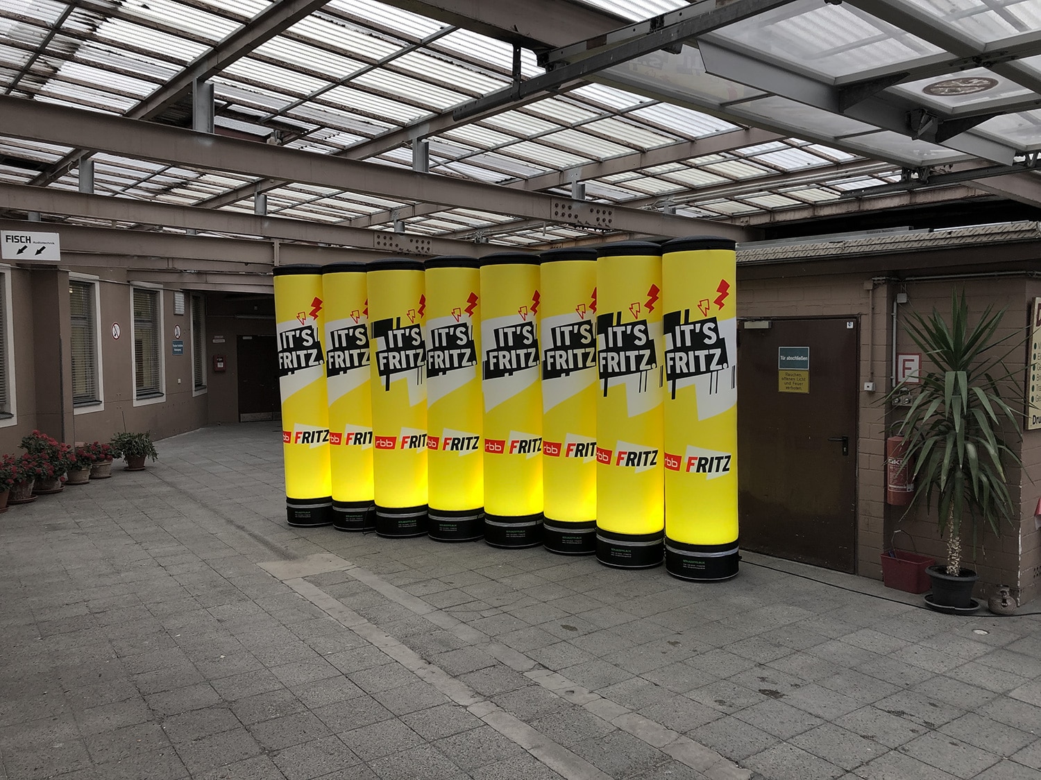 aufblasbare Werbesäulen - Berlinzeppelin